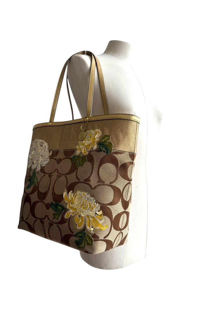 COACH – PEONY MONOGRAM – Glam-my México