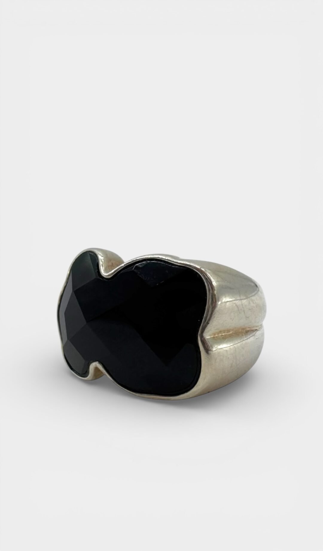 TOUS – RING ONIX – Glam-my México